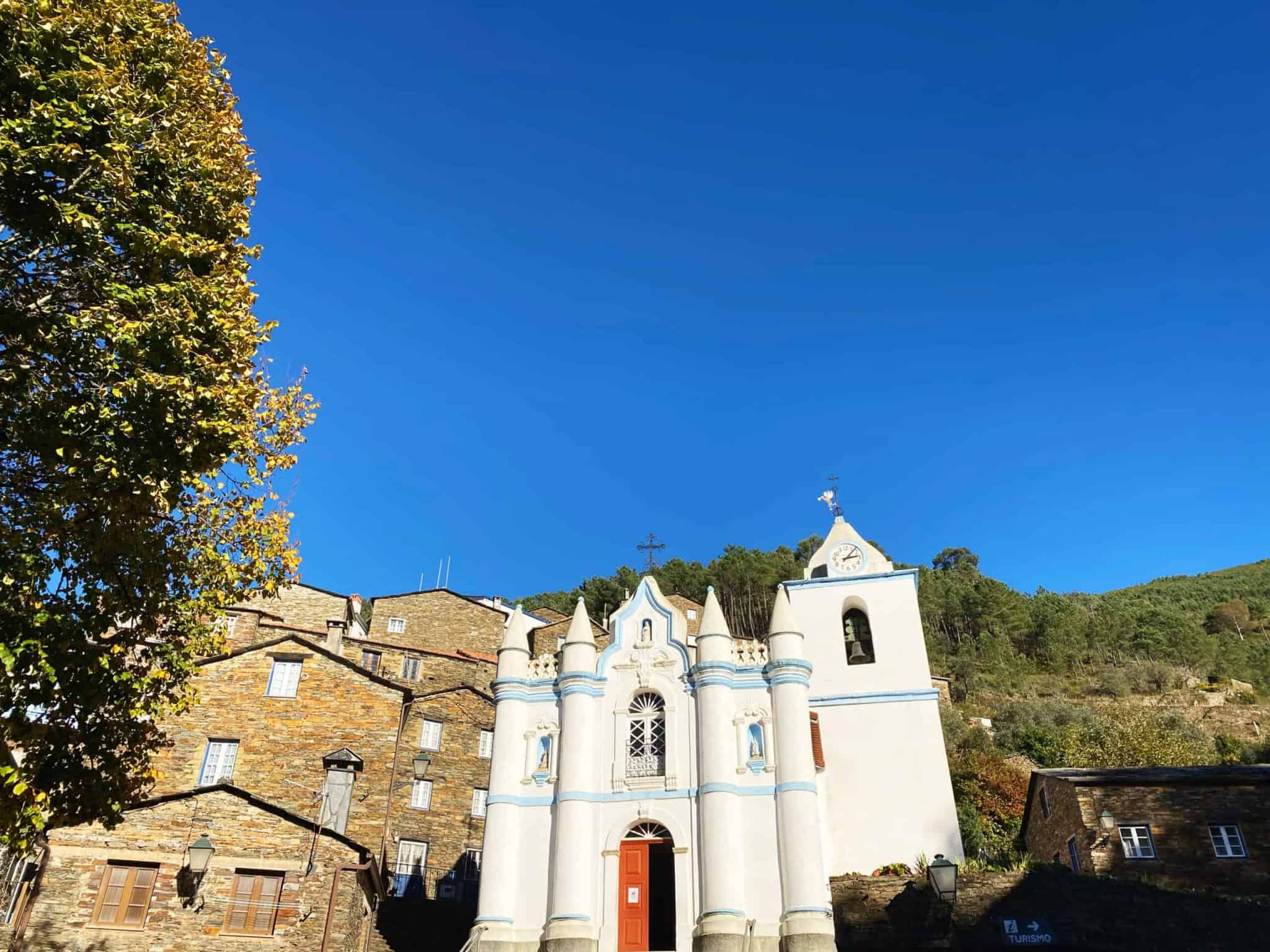 Travel Guide to Piodão