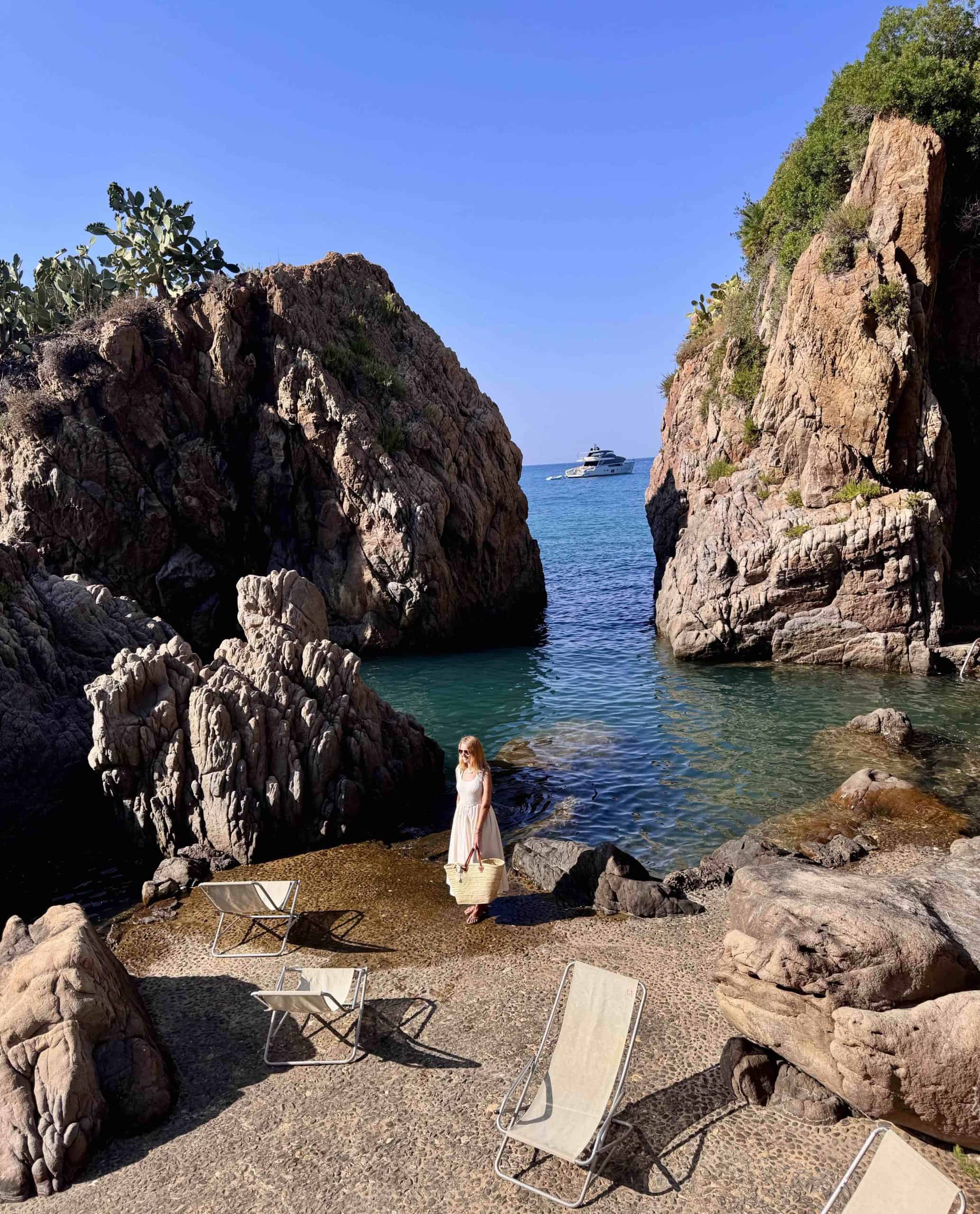 Le Calette Beach | The Travel In Pink